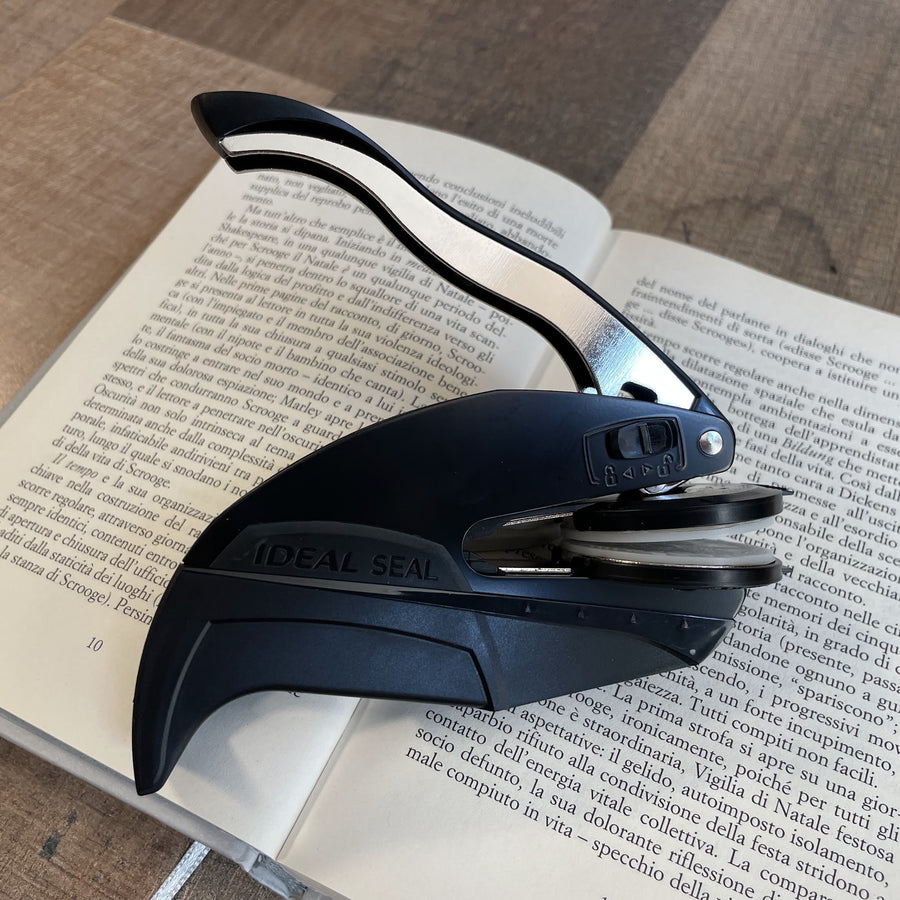 Sellos Ex Libris personalizados con tu nombre para tus libros – ExLibris.store