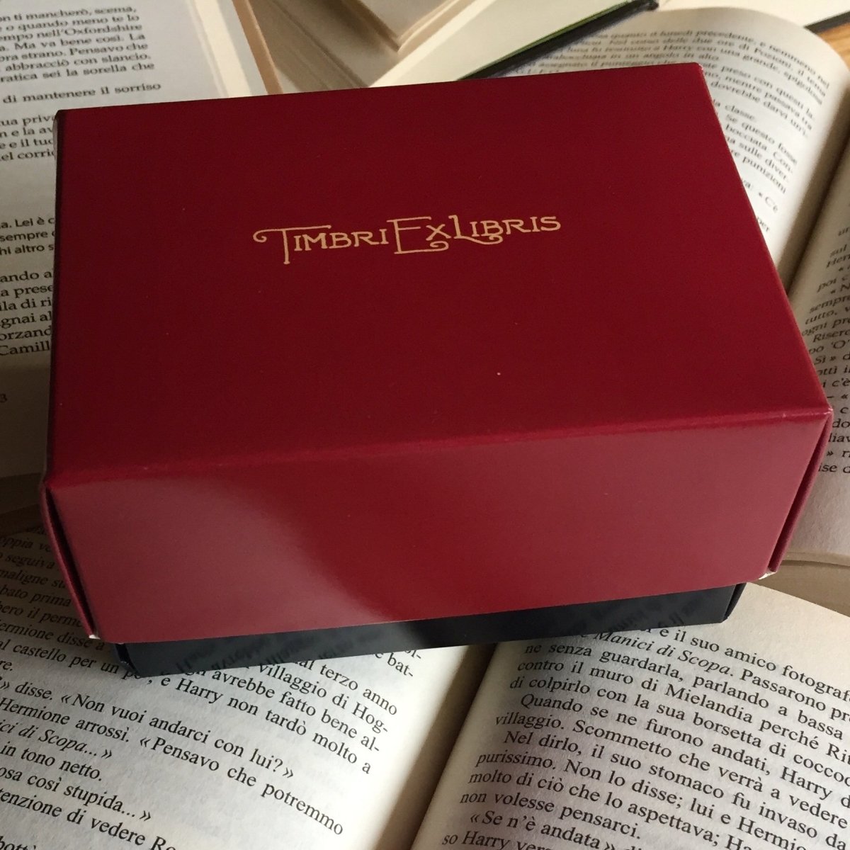 Personalized Ex Libris stamp with name and a Tree | round – ExLibris.store